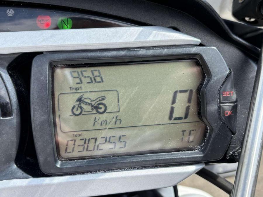 White MV Agusta Brutale 2011 in Kaunas, with an engine capacity of 0.92 L and mileage of 30 thousand km for 4300 €, photo 12 on AUTOMOTO.COM.LV