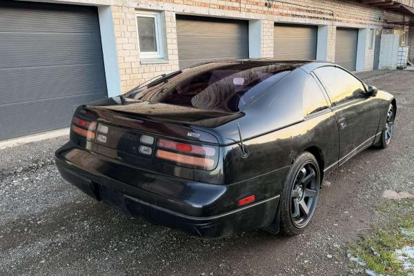 Black Nissan 300ZX 1990 in Marijampole, with an engine capacity of 2.96 L and mileage of 48 thousand km for 7500 €, photo 2 on AUTOMOTO.COM.LV