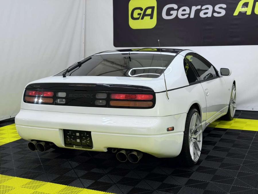 Balts Nissan 300ZX 1996 Viļņa, ar dzinēja tilpumu 2.96 L un nobraukumu 201 tūkst. km par 14000 €, foto 4 vietnē AUTOMOTO.COM.LV