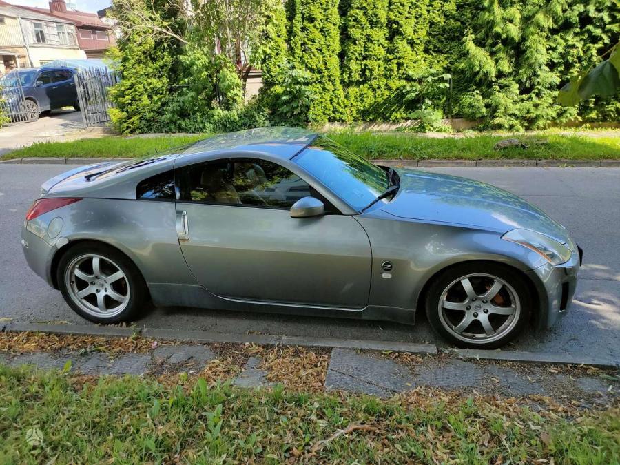 Pelēks Nissan 350Z 2004 Šauļi, ar dzinēja tilpumu 3.50 L un nobraukumu 139 tūkst. km par 9000 €, foto 1 vietnē AUTOMOTO.COM.LV