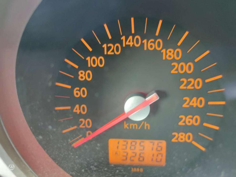 Pelēks Nissan 350Z 2004 Šauļi, ar dzinēja tilpumu 3.50 L un nobraukumu 139 tūkst. km par 9000 €, foto 4 vietnē AUTOMOTO.COM.LV