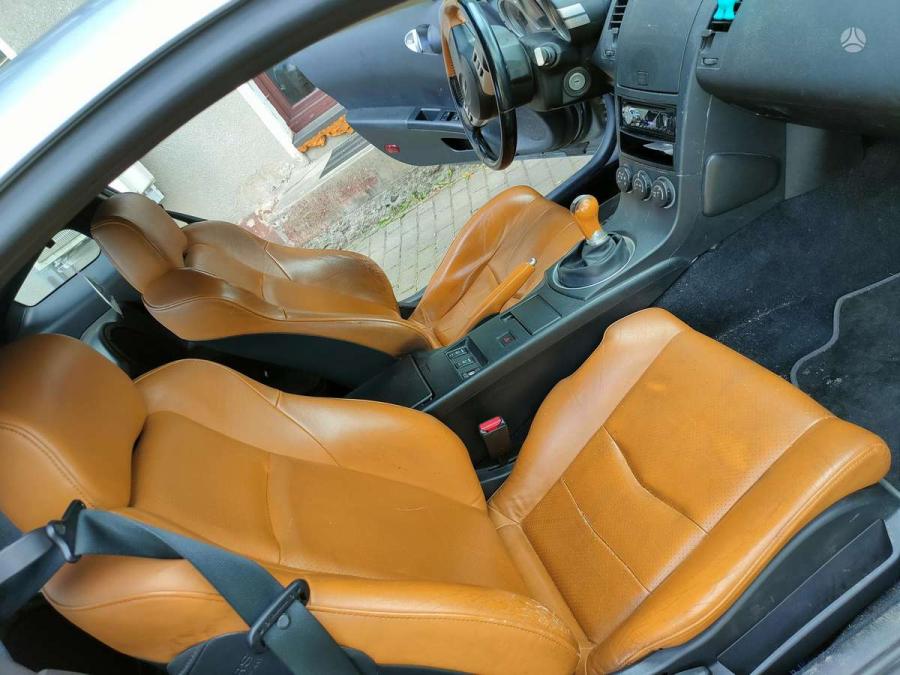 Pelēks Nissan 350Z 2004 Šauļi, ar dzinēja tilpumu 3.50 L un nobraukumu 139 tūkst. km par 9000 €, foto 5 vietnē AUTOMOTO.COM.LV