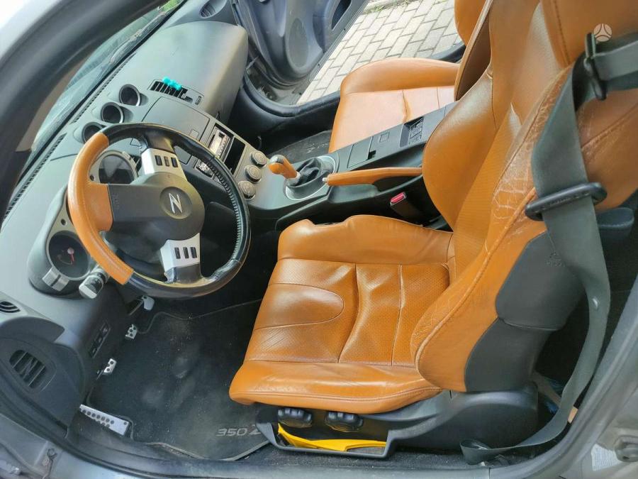Pelēks Nissan 350Z 2004 Šauļi, ar dzinēja tilpumu 3.50 L un nobraukumu 139 tūkst. km par 9000 €, foto 8 vietnē AUTOMOTO.COM.LV