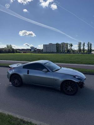Grey Nissan 350Z 2004 in Kaunas, with an engine capacity of 3.50 L and mileage of 300 thousand km for 7100 €, photo 5 on AUTOMOTO.COM.LV