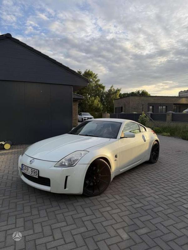 Balts Nissan 350Z 2006 Viļņa, ar dzinēja tilpumu 3.50 L un nobraukumu 96 tūkst. km par 10500 €, foto 2 vietnē AUTOMOTO.COM.LV