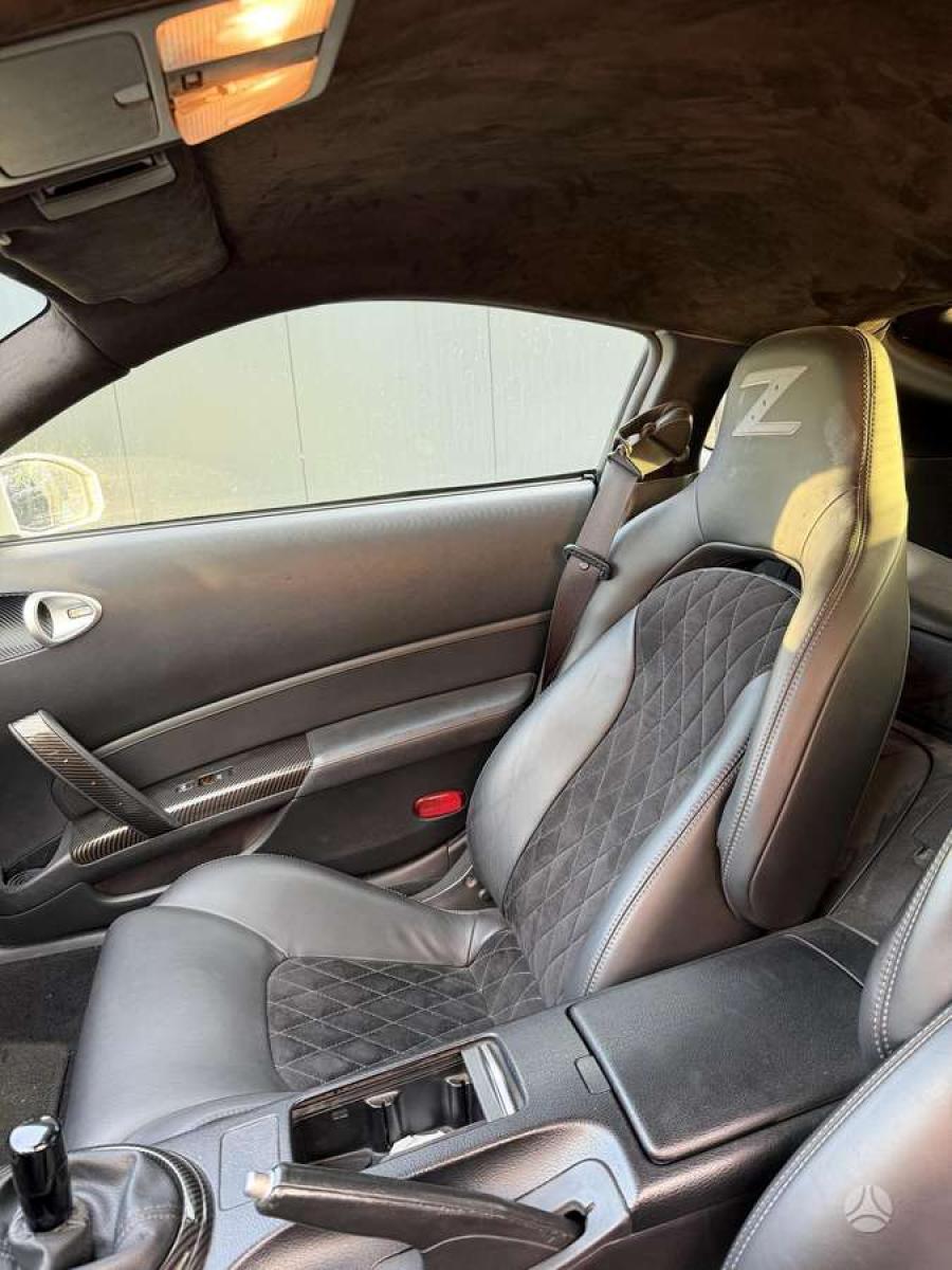Balts Nissan 350Z 2006 Viļņa, ar dzinēja tilpumu 3.50 L un nobraukumu 96 tūkst. km par 10500 €, foto 9 vietnē AUTOMOTO.COM.LV