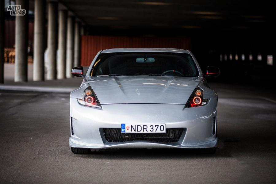 Grey Nissan 370-z 2014 in Klaipeda, with an engine capacity of 3.70 L and mileage of 39 thousand km for 25000 €, photo 7 on AUTOMOTO.COM.LV