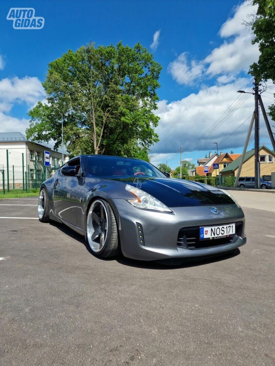 Pelēks Nissan 370-z 2014 Kauņa, ar dzinēja tilpumu 3.70 L un nobraukumu 63 tūkst. km par 23000 €, foto 3 vietnē AUTOMOTO.COM.LV