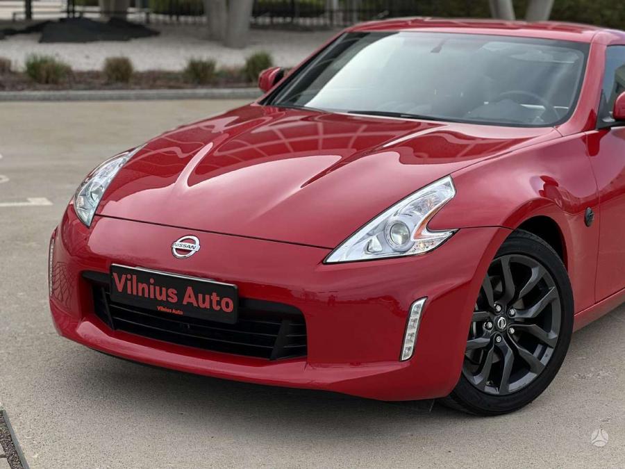 Red Nissan 370-z 2016 in Vilnius, with an engine capacity of 3.70 L and mileage of 25 thousand km for 23500 €, photo 2 on AUTOMOTO.COM.LV