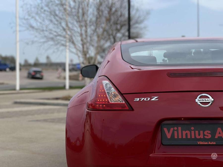 Red Nissan 370-z 2016 in Vilnius, with an engine capacity of 3.70 L and mileage of 25 thousand km for 23500 €, photo 7 on AUTOMOTO.COM.LV