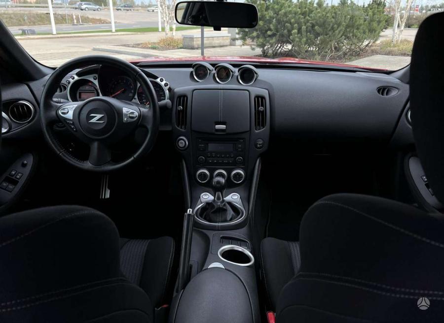Red Nissan 370-z 2016 in Vilnius, with an engine capacity of 3.70 L and mileage of 25 thousand km for 23500 €, photo 15 on AUTOMOTO.COM.LV