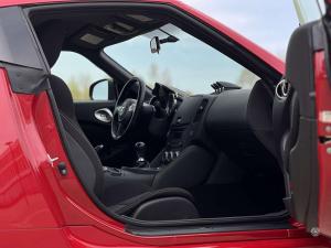 Red Nissan 370-z 2016 in Vilnius, with an engine capacity of 3.70 L and mileage of 25 thousand km for 18490 €, photo 14 on AUTOMOTO.COM.LV