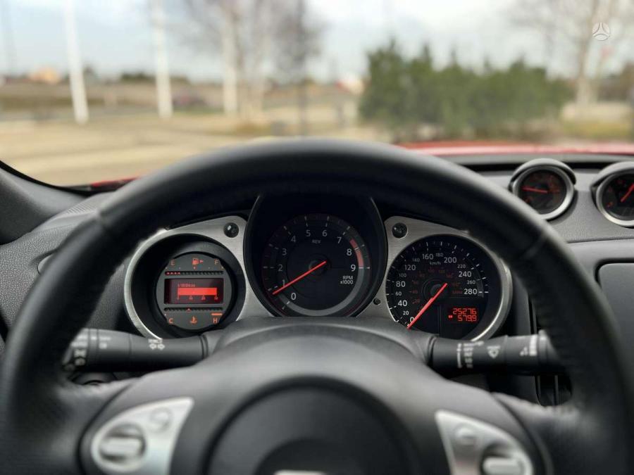 Red Nissan 370-z 2016 in Vilnius, with an engine capacity of 3.70 L and mileage of 25 thousand km for 18490 €, photo 17 on AUTOMOTO.COM.LV