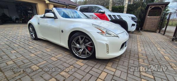 White Nissan 370-z 2013 in Tallinn, with an engine capacity of 3.70 L and mileage of 32 thousand km for 24900 €, photo 1 on AUTOMOTO.COM.LV