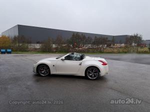 White Nissan 370-z 2013 in Tallinn, with an engine capacity of 3.70 L and mileage of 32 thousand km for 24900 €, photo 9 on AUTOMOTO.COM.LV