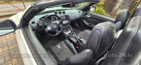 White Nissan 370-z 2013 in Tallinn, with an engine capacity of 3.70 L and mileage of 32 thousand km for 24900 €, photo 9 on AUTOMOTO.COM.LV