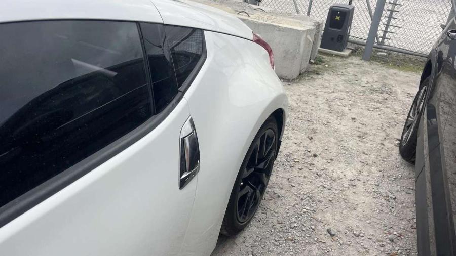 Balts Nissan 370-z 2018 Viļņa, ar dzinēja tilpumu 3.70 L un nobraukumu 144 tūkst. km par 7700 €, foto 9 vietnē AUTOMOTO.COM.LV