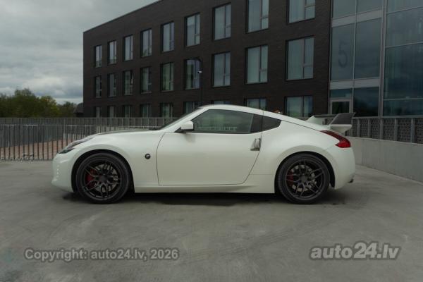 Balts Nissan 370-z 2018 Tallina, ar dzinēja tilpumu 3.70 L un nobraukumu 100 tūkst. km par 22000 €, foto 3 vietnē AUTOMOTO.COM.LV