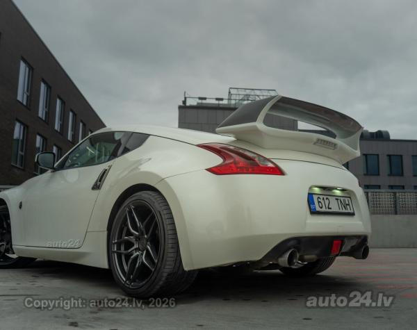 Balts Nissan 370-z 2018 Tallina, ar dzinēja tilpumu 3.70 L un nobraukumu 100 tūkst. km par 22000 €, foto 6 vietnē AUTOMOTO.COM.LV