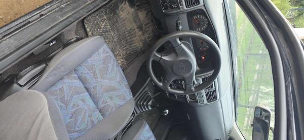 Black Nissan Almera 1997 in Vilnius, with an engine capacity of 1.39 L and mileage of 165 thousand km for 380 €, photo 7 on AUTOMOTO.COM.LV