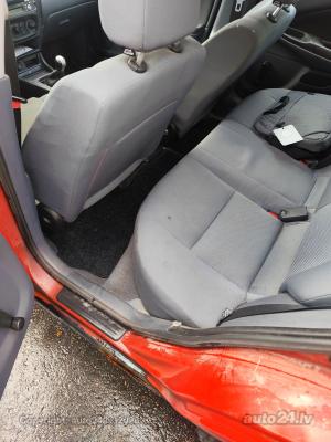 Sarkans Nissan Almera 2006 Pērnava, ar dzinēja tilpumu 1.50 L un nobraukumu 331 tūkst. km par 800 €, foto 6 vietnē AUTOMOTO.COM.LV