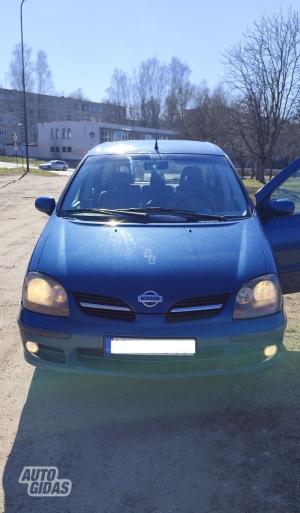 Zils Nissan Almera Tino 2003 Viļņa, ar dzinēja tilpumu 1.80 L un nobraukumu 242 tūkst. km par 855 €, foto  vietnē AUTOMOTO.COM.LV
