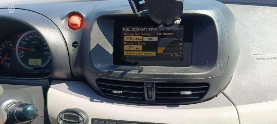 Zils Nissan Almera Tino 2004 Kauņa, ar dzinēja tilpumu 1.77 L un nobraukumu 275 tūkst. km par 950 €, foto 16 vietnē AUTOMOTO.COM.LV