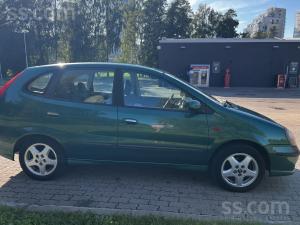 Green Nissan Almera Tino 2001 in Riga, with an engine capacity of 2.00 L and mileage of 139 thousand km for 1400 €, photo 5 on AUTOMOTO.COM.LV