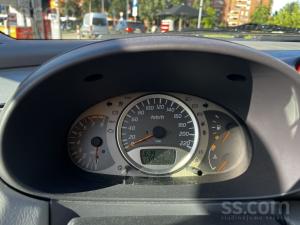 Green Nissan Almera Tino 2001 in Riga, with an engine capacity of 2.00 L and mileage of 139 thousand km for 1400 €, photo 6 on AUTOMOTO.COM.LV