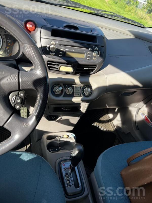 Zaļš Nissan Almera Tino 2001 Rīga, ar dzinēja tilpumu 2.00 L un nobraukumu 139 tūkst. km par 1400 €, foto 6 vietnē AUTOMOTO.COM.LV