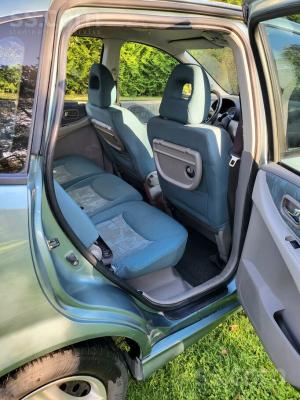 Green Nissan Almera Tino 2001 in Riga, with an engine capacity of 1.80 L and mileage of 92 thousand km for 2500 €, photo 14 on AUTOMOTO.COM.LV