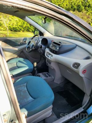 Green Nissan Almera Tino 2001 in Riga, with an engine capacity of 1.80 L and mileage of 92 thousand km for 2500 €, photo 15 on AUTOMOTO.COM.LV