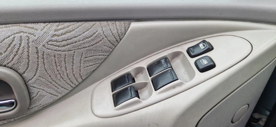 Zaļš Nissan Almera Tino 2000 Rīga, ar dzinēja tilpumu 2.20 L un nobraukumu 289 tūkst. km par 1100 €, foto 18 vietnē AUTOMOTO.COM.LV