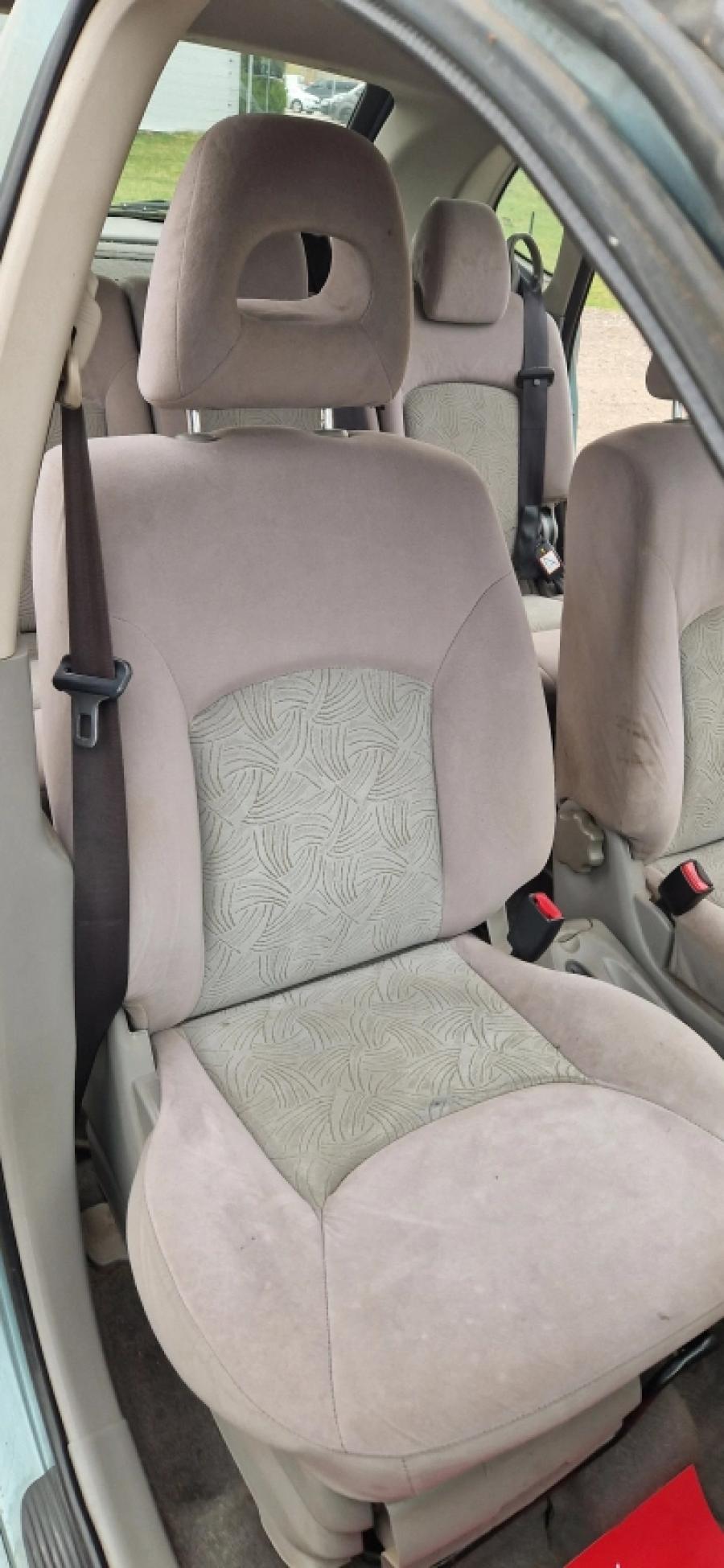 Zaļš Nissan Almera Tino 2000 Rīga, ar dzinēja tilpumu 2.20 L un nobraukumu 289 tūkst. km par 1100 €, foto 22 vietnē AUTOMOTO.COM.LV