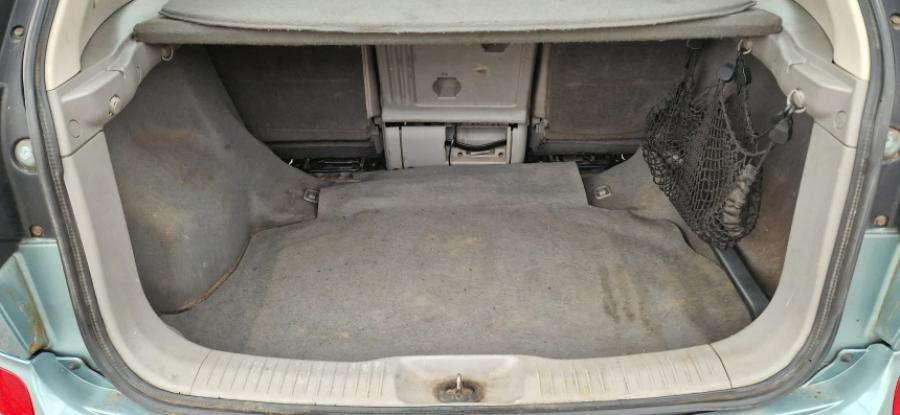 Zaļš Nissan Almera Tino 2000 Rīga, ar dzinēja tilpumu 2.20 L un nobraukumu 289 tūkst. km par 1100 €, foto 25 vietnē AUTOMOTO.COM.LV