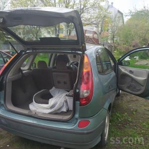 Green Nissan Almera Tino 2002 in Riga, with an engine capacity of 1.80 L and mileage of 220 thousand km for 650 €, photo 3 on AUTOMOTO.COM.LV
