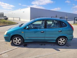 Zaļš Nissan Almera Tino 2003 Viļņa, ar dzinēja tilpumu 2.20 L un nobraukumu 205 tūkst. km par 680 €, foto  vietnē AUTOMOTO.COM.LV