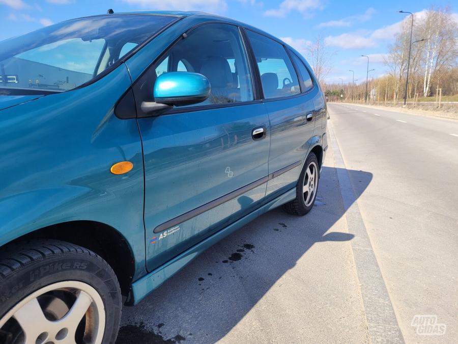 Zaļš Nissan Almera Tino 2003 Viļņa, ar dzinēja tilpumu 2.20 L un nobraukumu 205 tūkst. km par 680 €, foto 10 vietnē AUTOMOTO.COM.LV