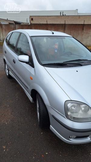 Grey Nissan Almera Tino 2004 in Mazeikiai, with an engine capacity of 2.00 L and mileage of 225 thousand km for 1200 €, photo 2 on AUTOMOTO.COM.LV