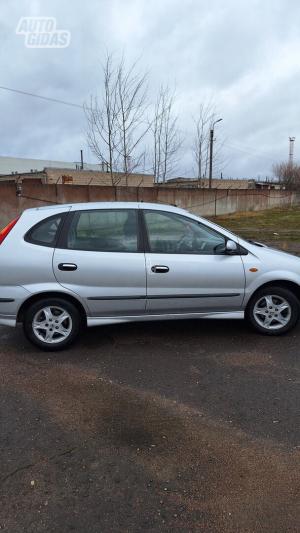Grey Nissan Almera Tino 2004 in Mazeikiai, with an engine capacity of 2.00 L and mileage of 225 thousand km for 1200 €, photo 3 on AUTOMOTO.COM.LV
