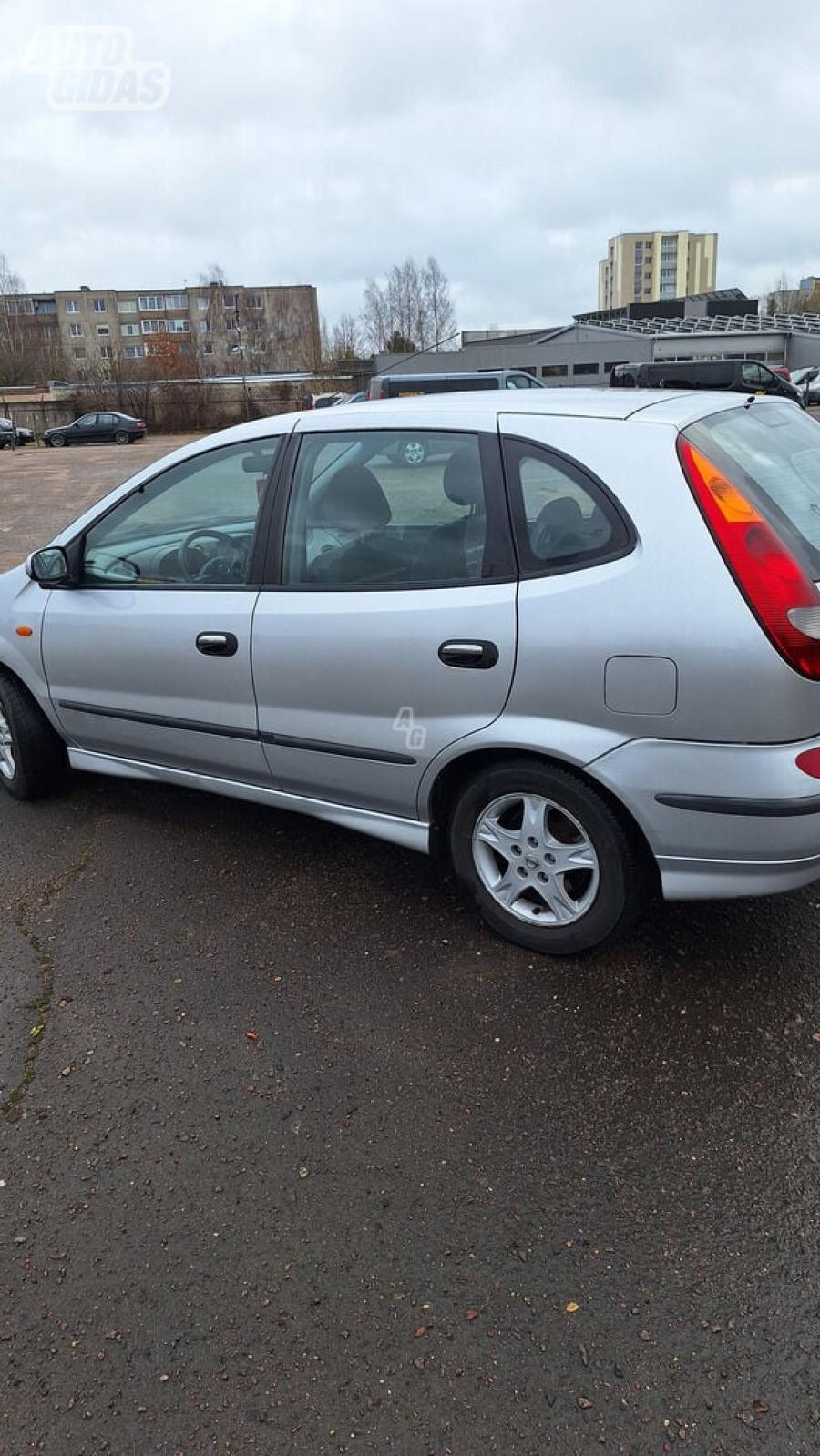Grey Nissan Almera Tino 2004 in Mazeikiai, with an engine capacity of 2.00 L and mileage of 225 thousand km for 1200 €, photo 4 on AUTOMOTO.COM.LV