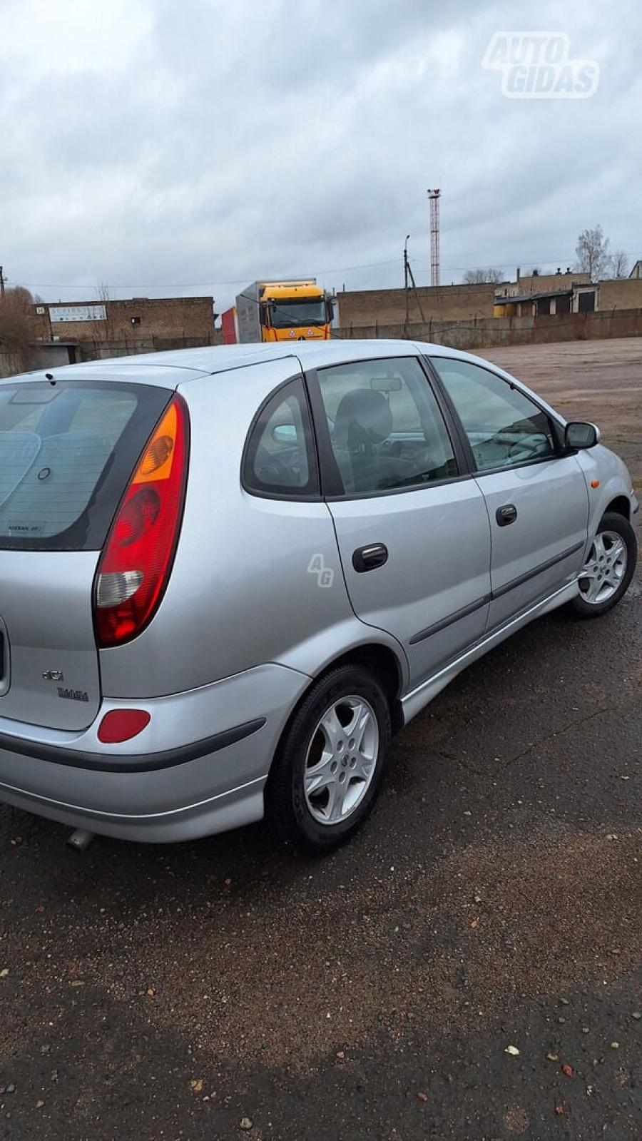 Grey Nissan Almera Tino 2004 in Mazeikiai, with an engine capacity of 2.00 L and mileage of 225 thousand km for 1200 €, photo 5 on AUTOMOTO.COM.LV