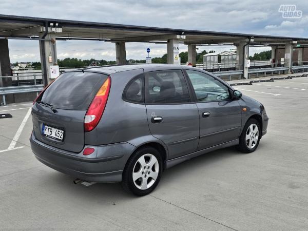 Pelēks Nissan Almera Tino 2004 Viļņa, ar dzinēja tilpumu 1.80 L un nobraukumu 106 tūkst. km par 850 €, foto 4 vietnē AUTOMOTO.COM.LV