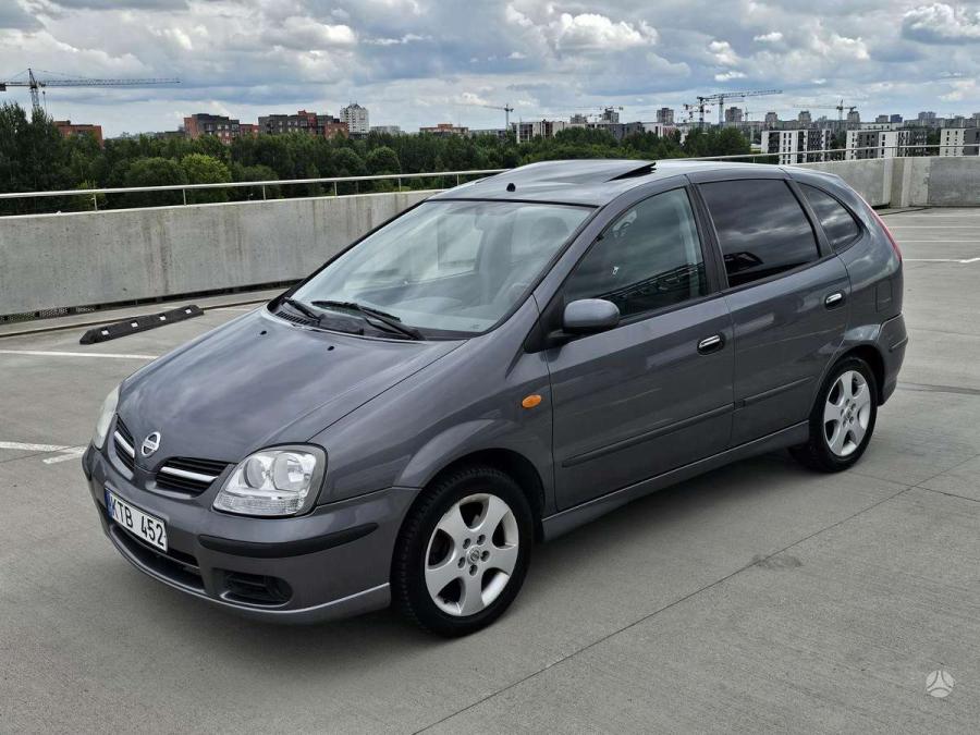 Pelēks Nissan Almera Tino 2004 Viļņa, ar dzinēja tilpumu 1.80 L un nobraukumu 106 tūkst. km par 850 €, foto 1 vietnē AUTOMOTO.COM.LV