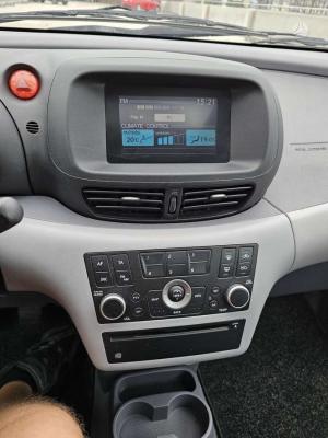 Pelēks Nissan Almera Tino 2004 Viļņa, ar dzinēja tilpumu 1.80 L un nobraukumu 106 tūkst. km par 850 €, foto 8 vietnē AUTOMOTO.COM.LV