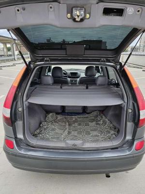 Pelēks Nissan Almera Tino 2004 Viļņa, ar dzinēja tilpumu 1.80 L un nobraukumu 106 tūkst. km par 850 €, foto 10 vietnē AUTOMOTO.COM.LV