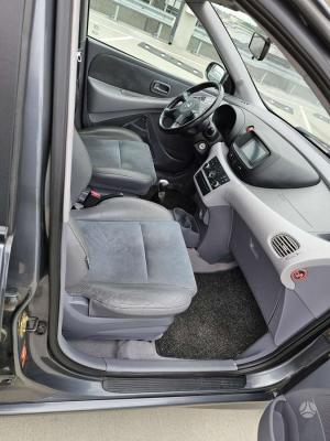 Pelēks Nissan Almera Tino 2004 Viļņa, ar dzinēja tilpumu 1.80 L un nobraukumu 106 tūkst. km par 850 €, foto 16 vietnē AUTOMOTO.COM.LV