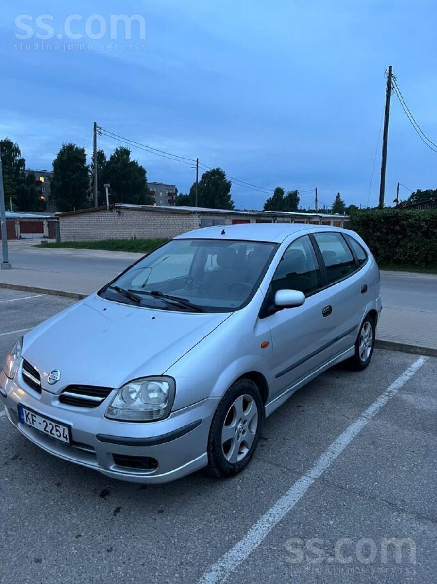 Pelēks Nissan Almera Tino 2004 Jēkabpils, ar dzinēja tilpumu 2.40 L un nobraukumu 250 tūkst. km par 500 €, foto 1 vietnē AUTOMOTO.COM.LV