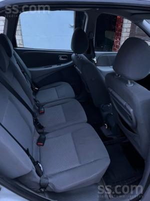 Pelēks Nissan Almera Tino 2004 Jēkabpils, ar dzinēja tilpumu 2.40 L un nobraukumu 250 tūkst. km par 500 €, foto 7 vietnē AUTOMOTO.COM.LV