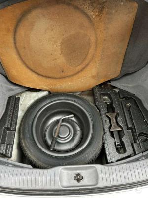 Grey Nissan Almera Tino 2004 in Vilnius, with an engine capacity of 1.77 L and mileage of 212 thousand km for 1000 €, photo 11 on AUTOMOTO.COM.LV